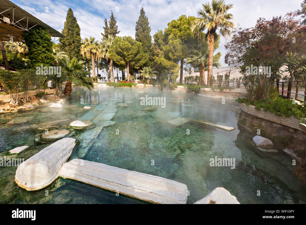 Historical thermal pool with roman ruins in Pamukkale, Turkey Stock Photo - Alamy