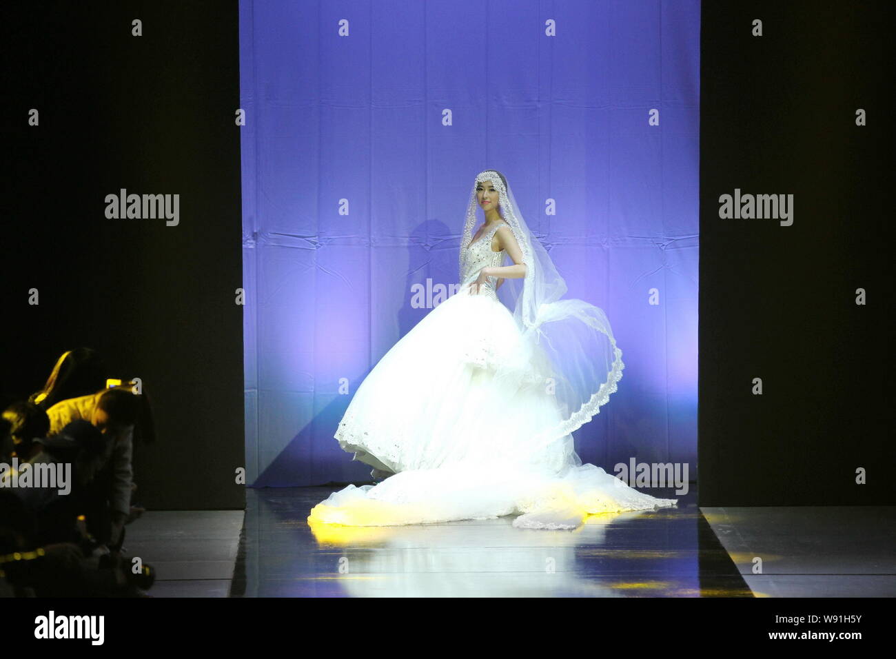 Ling cheung hi-res stock photography and images - Alamy