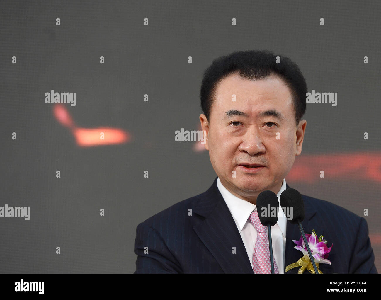 Chin wang hi-res stock photography and images - Alamy