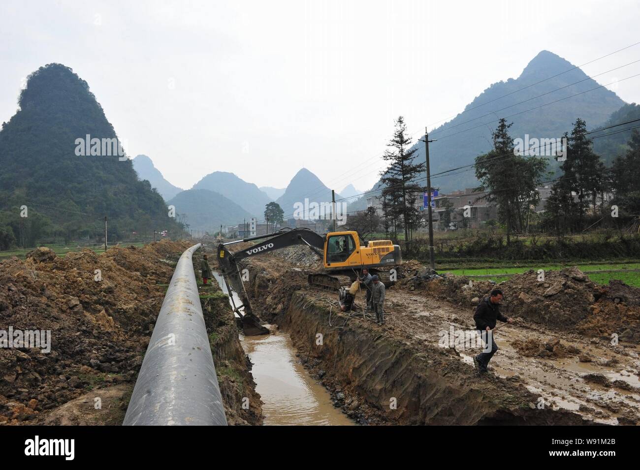 Myanmar gas pipeline hi-res stock photography and images - Alamy