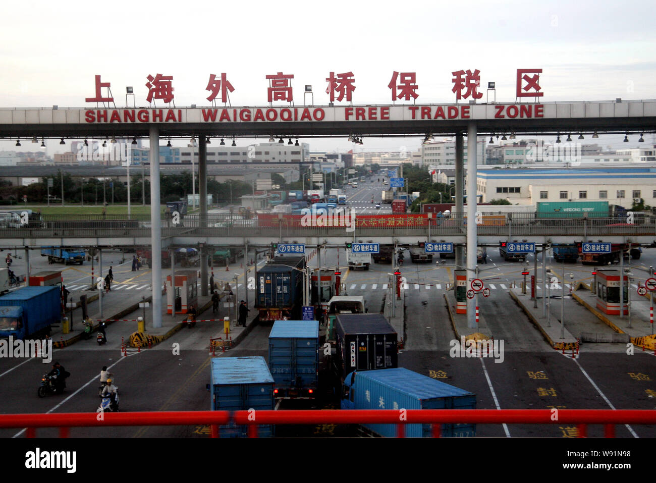 Shanghai border hi-res stock photography and images - Alamy