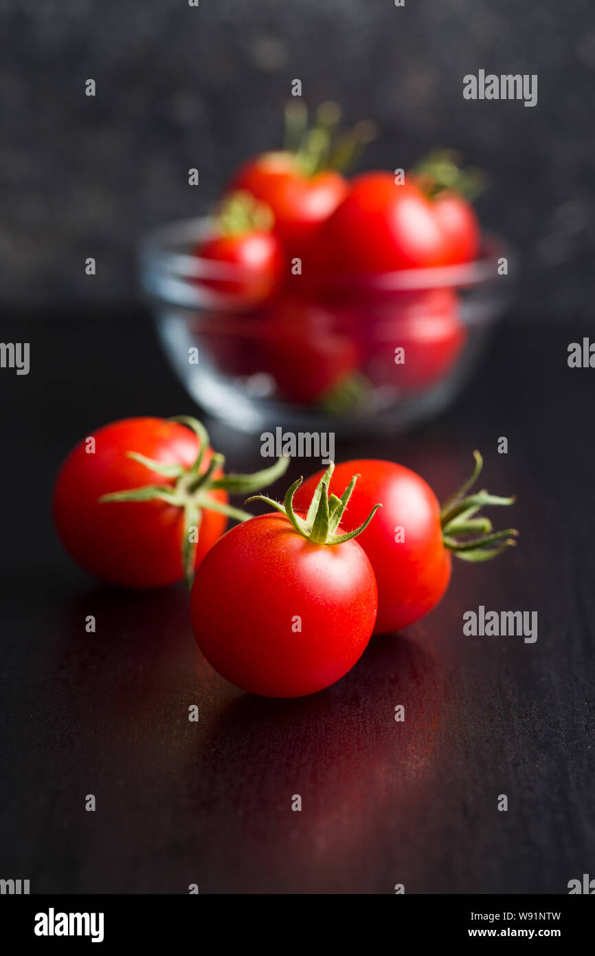 Red ripe tomatos hi-res stock photography and images - Alamy