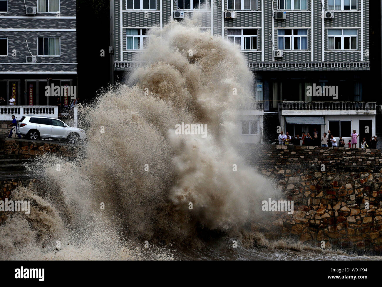 Massive waves from approaching Tropical Storm Trami slam into ...