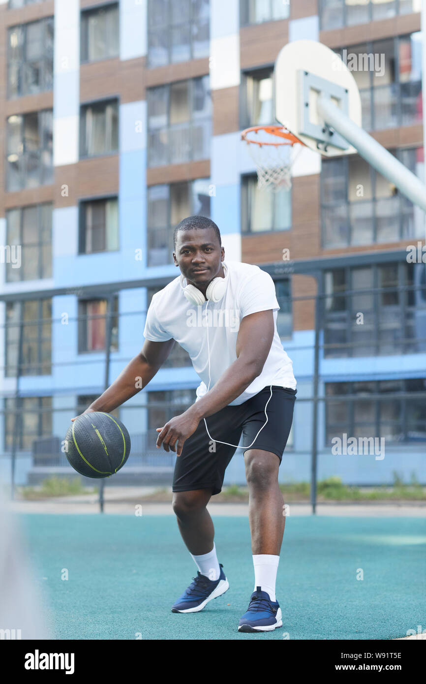 Full length action hi-res stock photography and images - Alamy