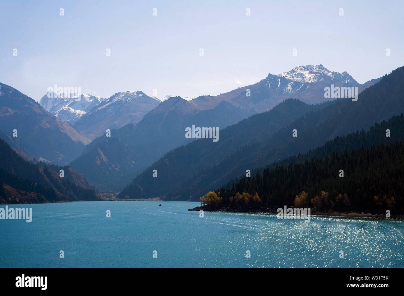 --FILE--Landscape of Tianchi Lake (the Lake of Heaven) on the mountain ...