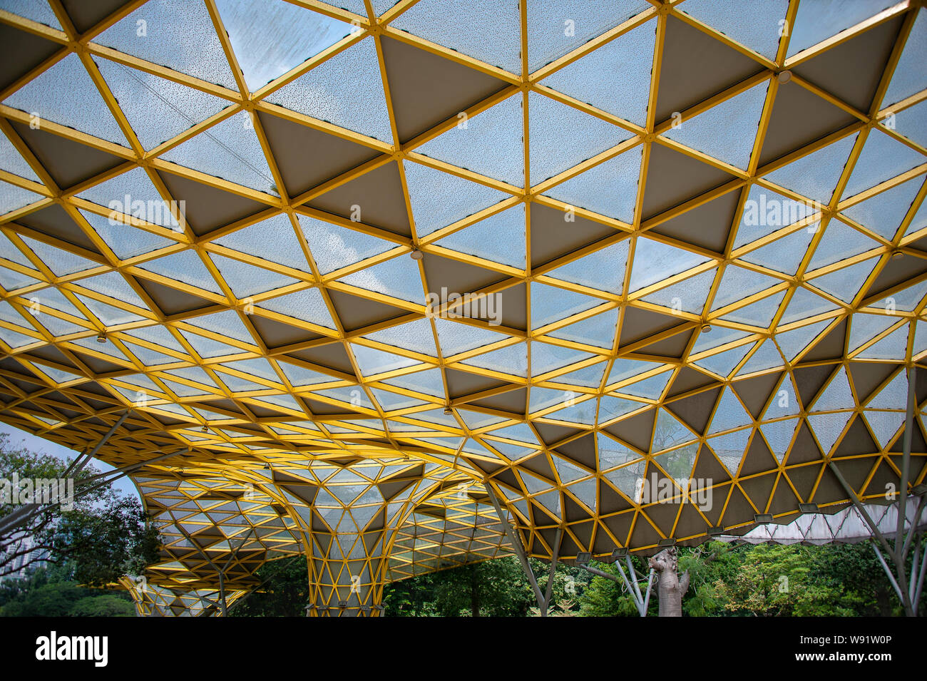 The Perdana Canopy, a unique structure of modern geometric design ...