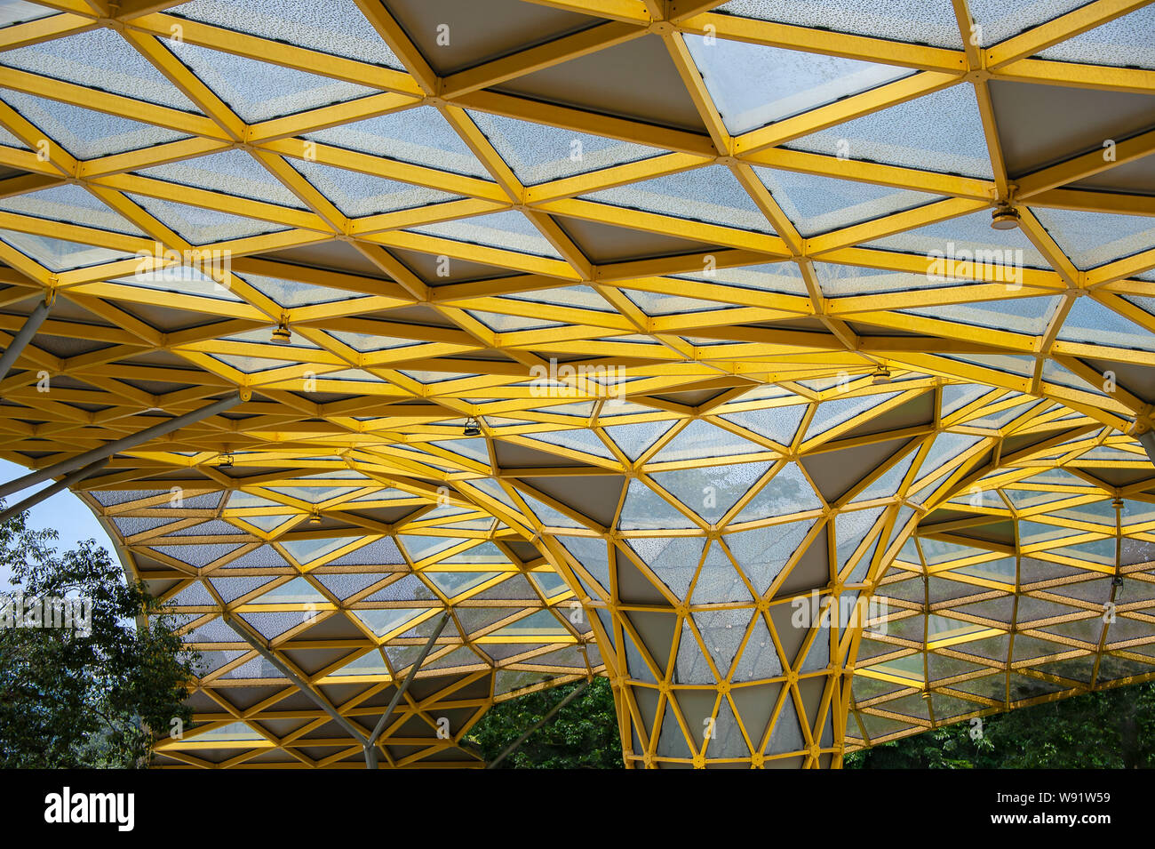 The Perdana Canopy, a unique structure of modern geometric design ...