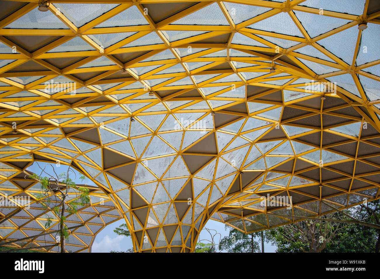 The Perdana Canopy, a unique structure of modern geometric design ...