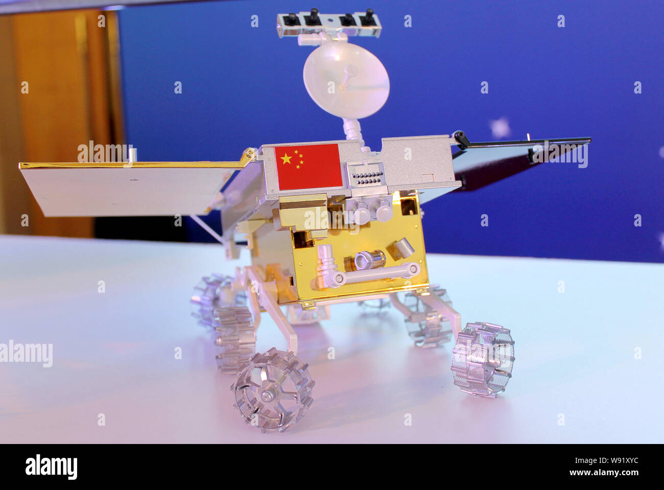 China moon rover hi-res stock photography and images - Alamy