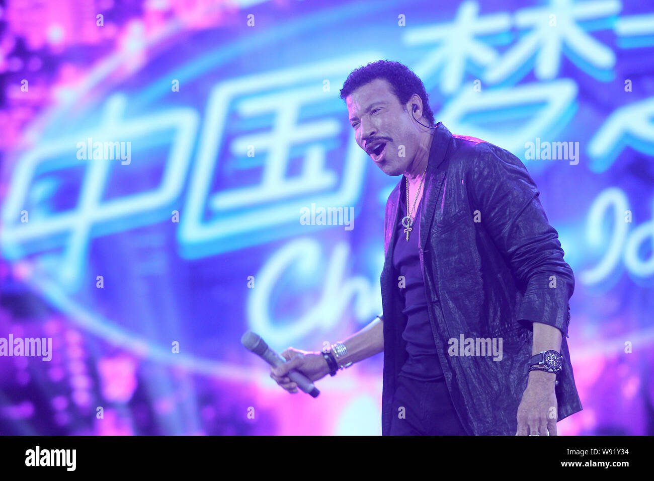 American singer lionel richie hi-res stock photography and images - Alamy