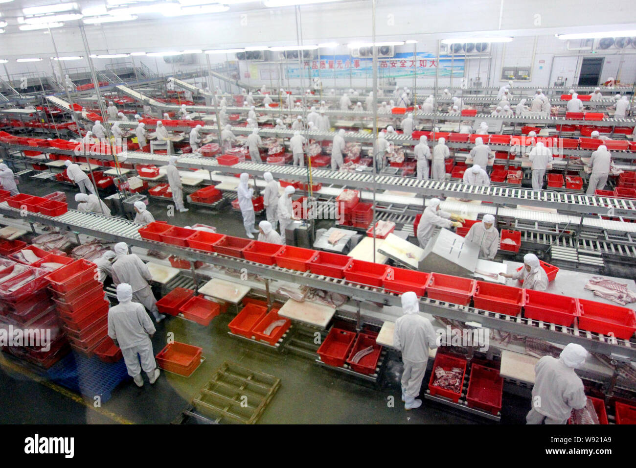 Smithfield meat processing plant hi-res stock photography and images ...