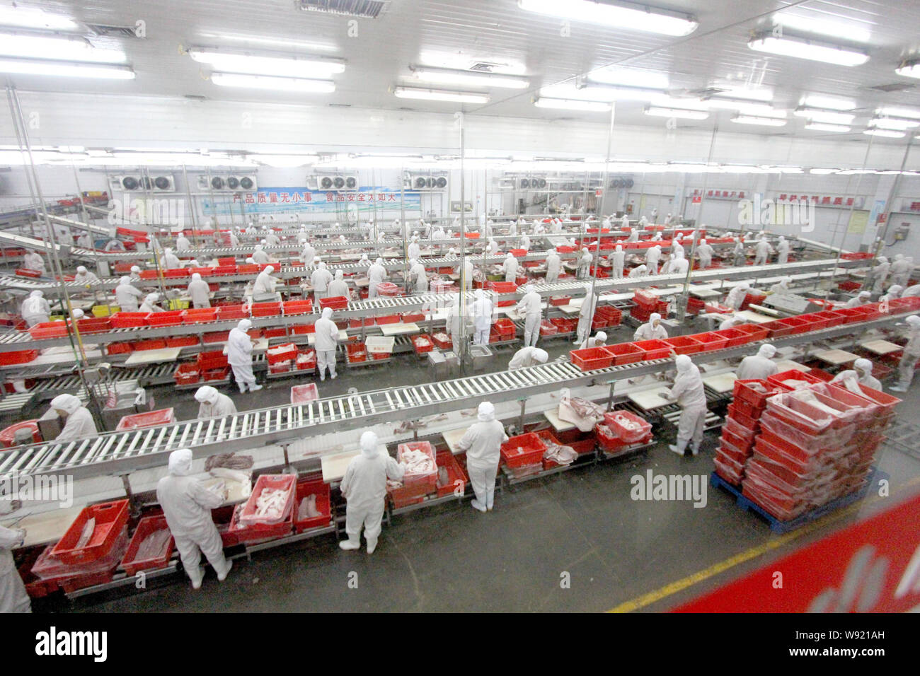 Smithfield meat processing plant hi-res stock photography and images ...