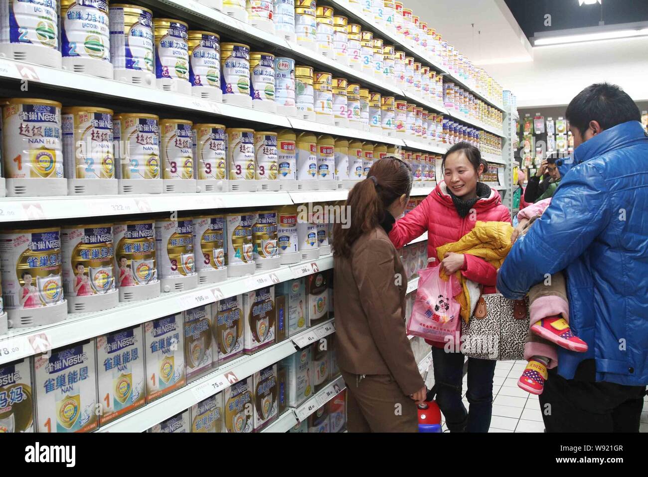 Baby formula powder hi-res stock photography and images - Alamy