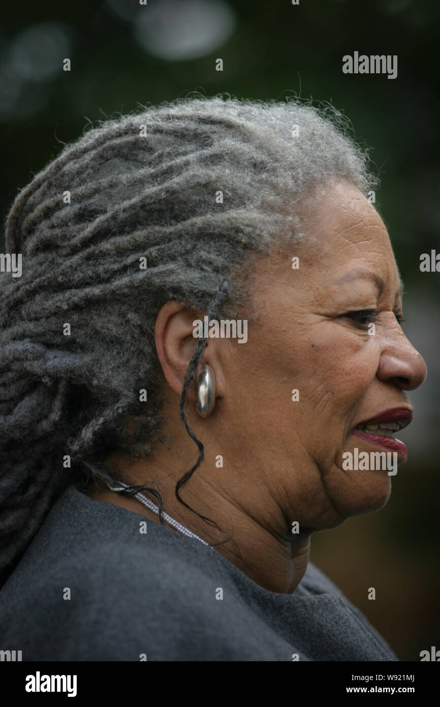 Toni Morrison American Nobel Pulitzer High Resolution Stock Photography ...