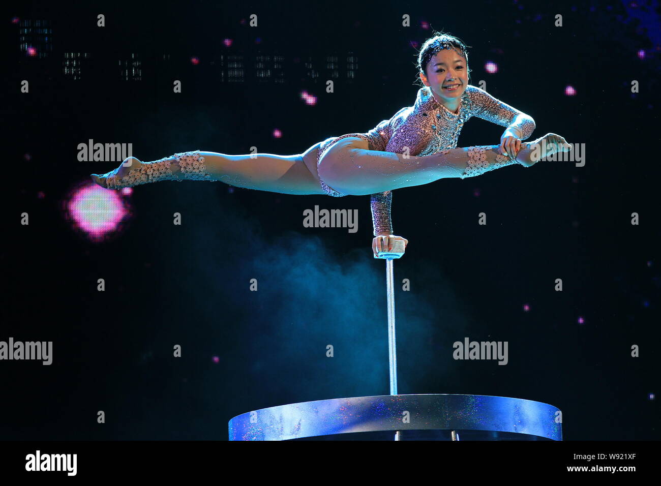 Wang junru hi-res stock photography and images - Alamy