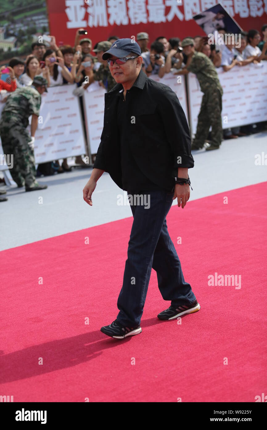 Chinese kungfu star Jet Li arrives at the opening ceremony of Qingdao ...