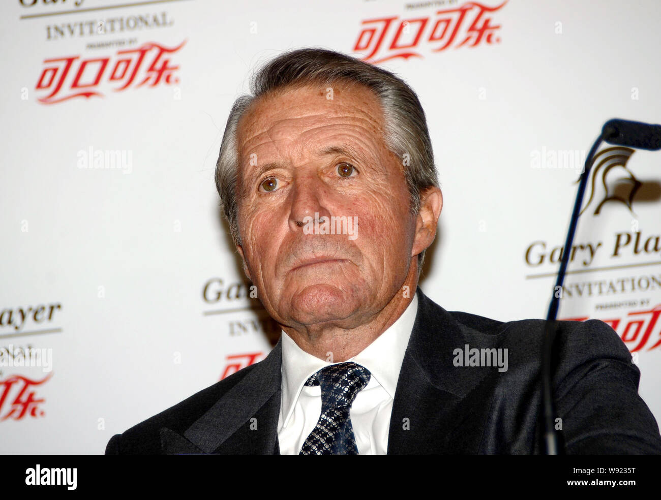 South African golf legend Gary Player attends a press conference for ...