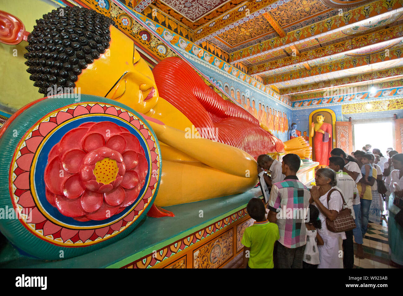 Indian coloured statue hi-res stock photography and images - Alamy