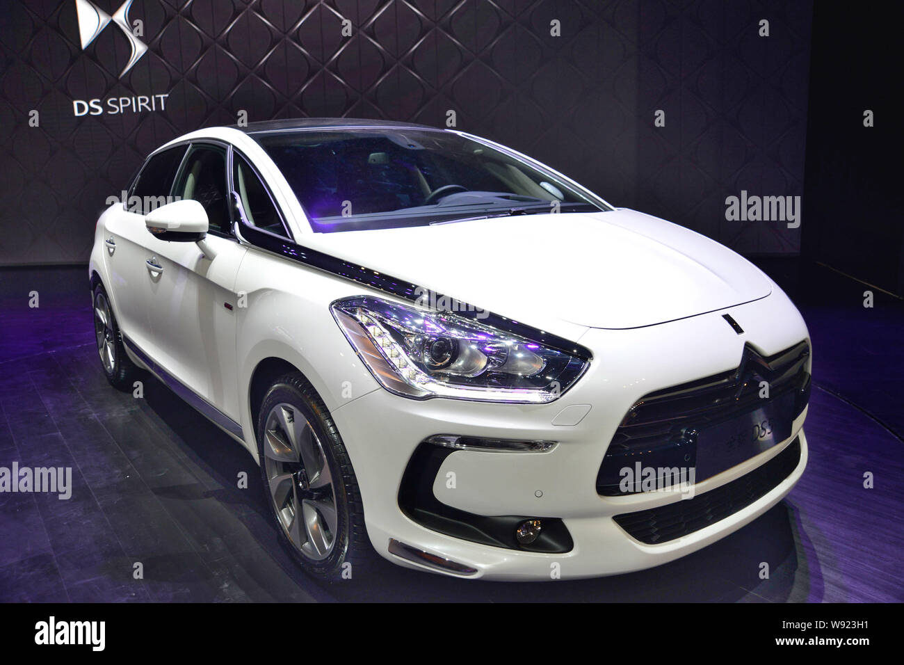 Citroen ds5 hi-res stock photography and images - Alamy