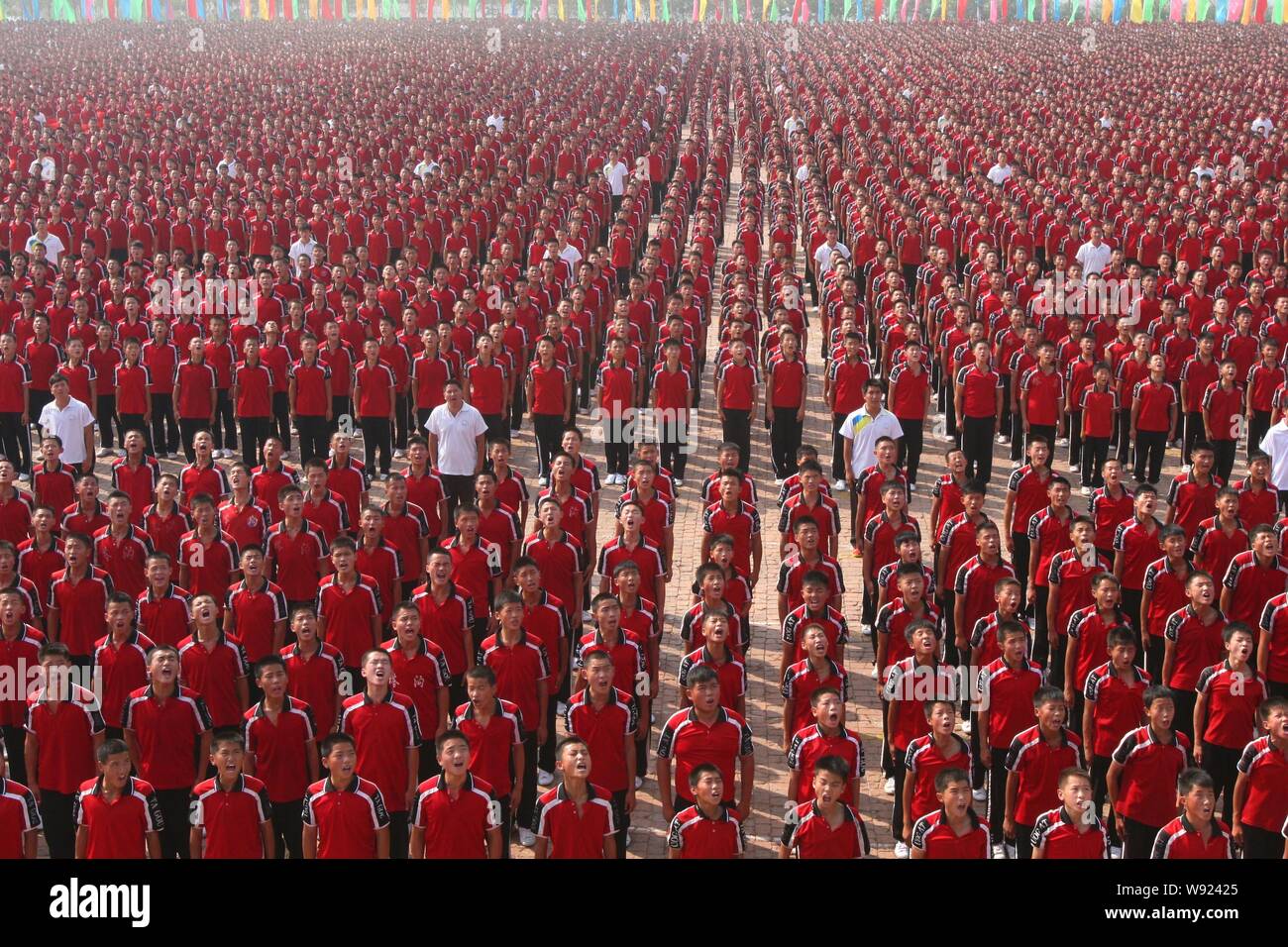 Kung fu students hi-res stock photography and images - Alamy