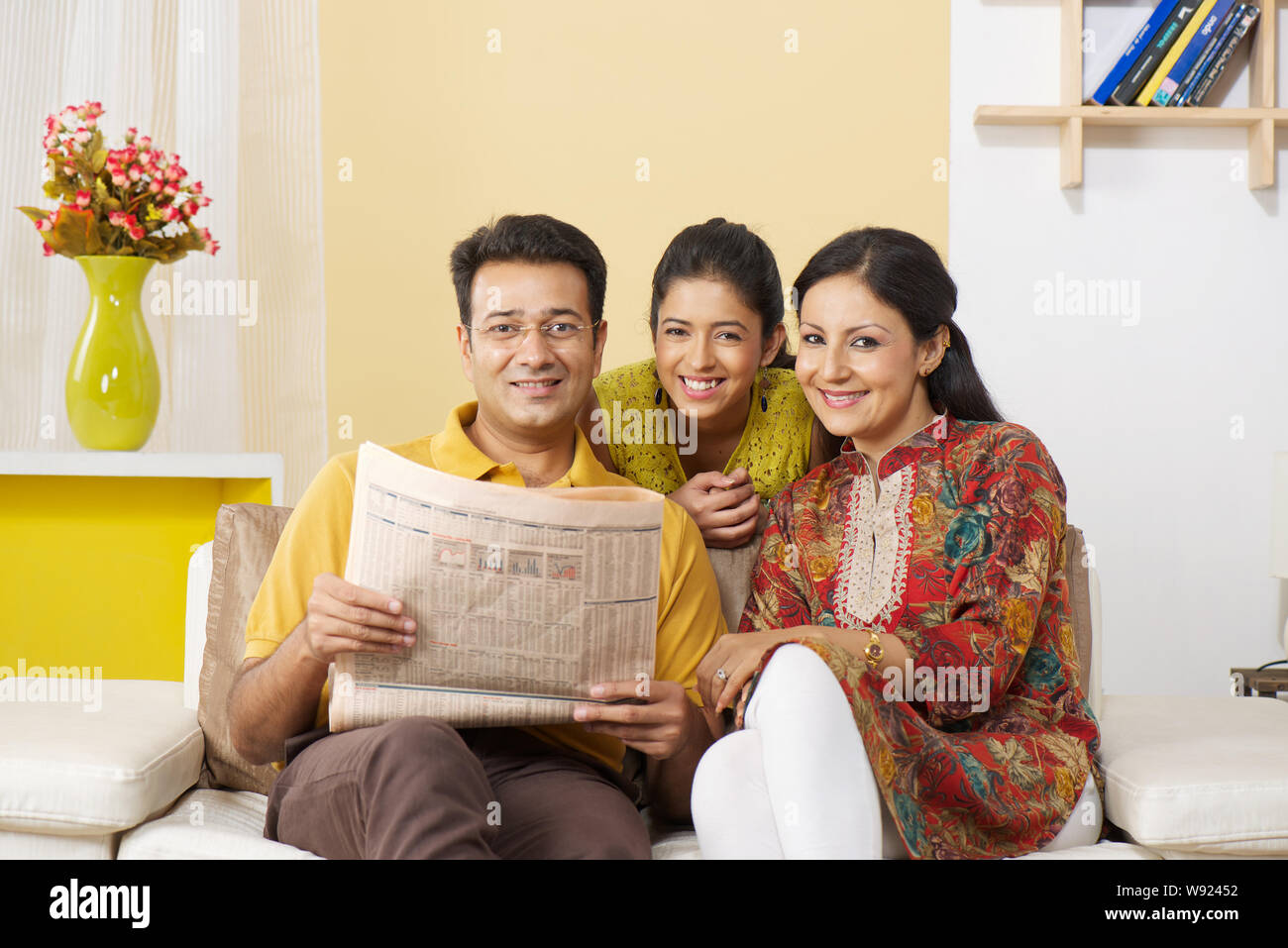 Portrait of a family smiling Stock Photo - Alamy