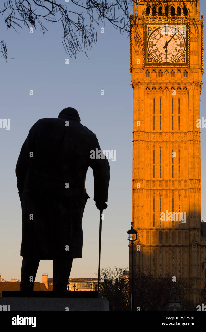Big ben clock tower statue hi-res stock photography and images - Alamy
