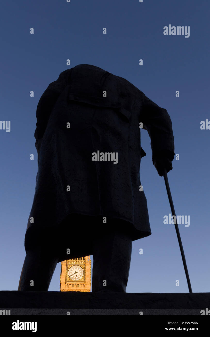 Big ben clock tower statue hi-res stock photography and images - Alamy