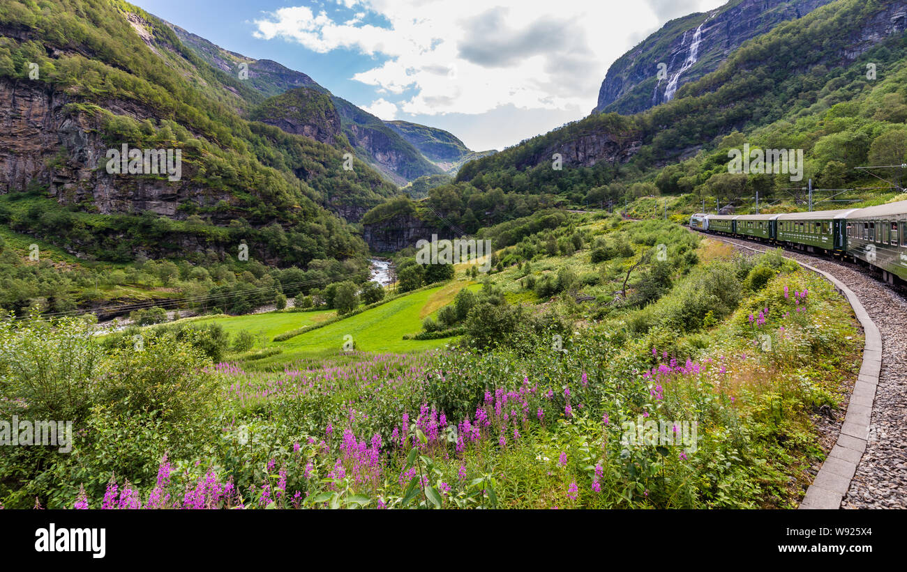 Flam hi-res stock photography and images - Alamy