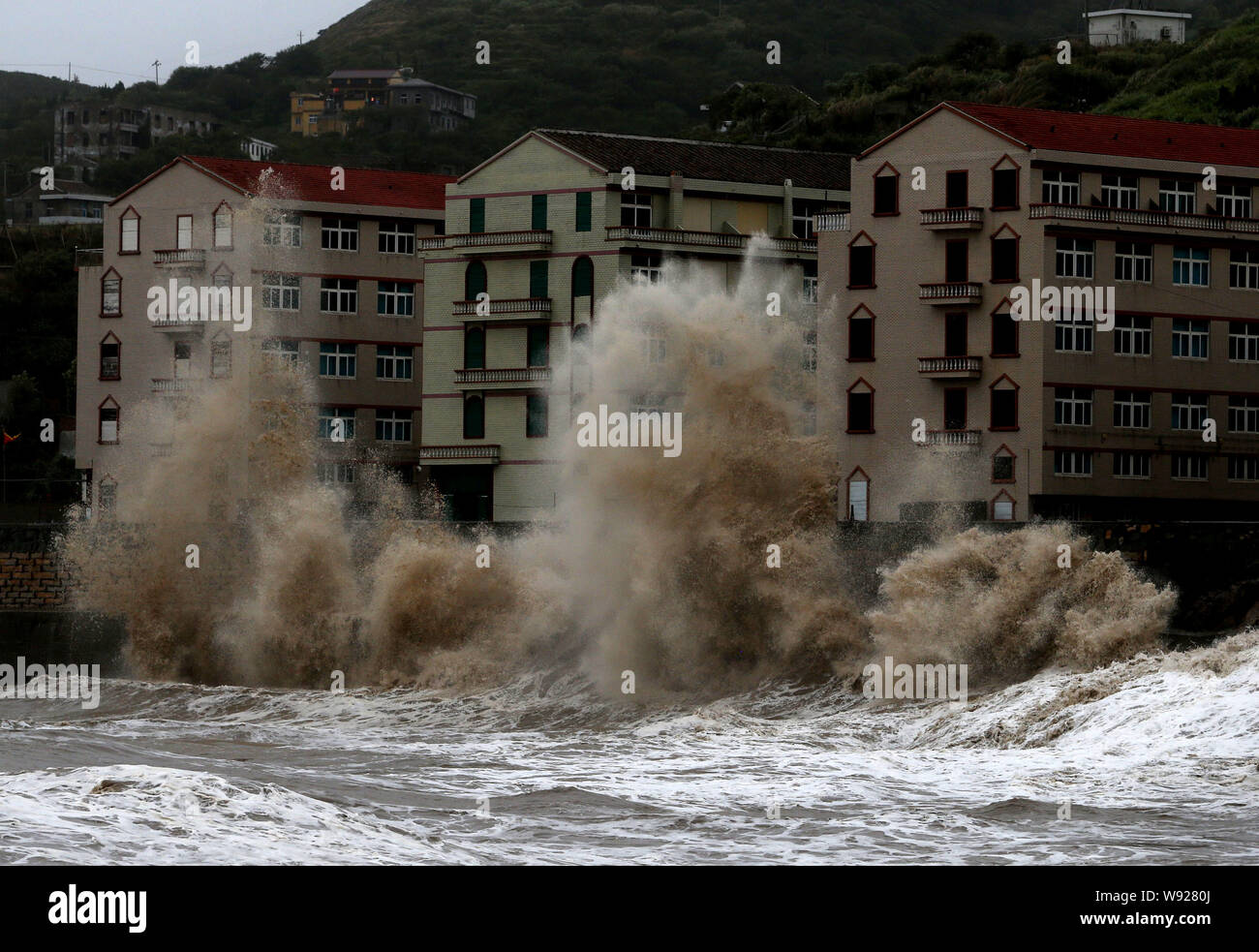 Massive waves from approaching Tropical Storm Trami slam into ...