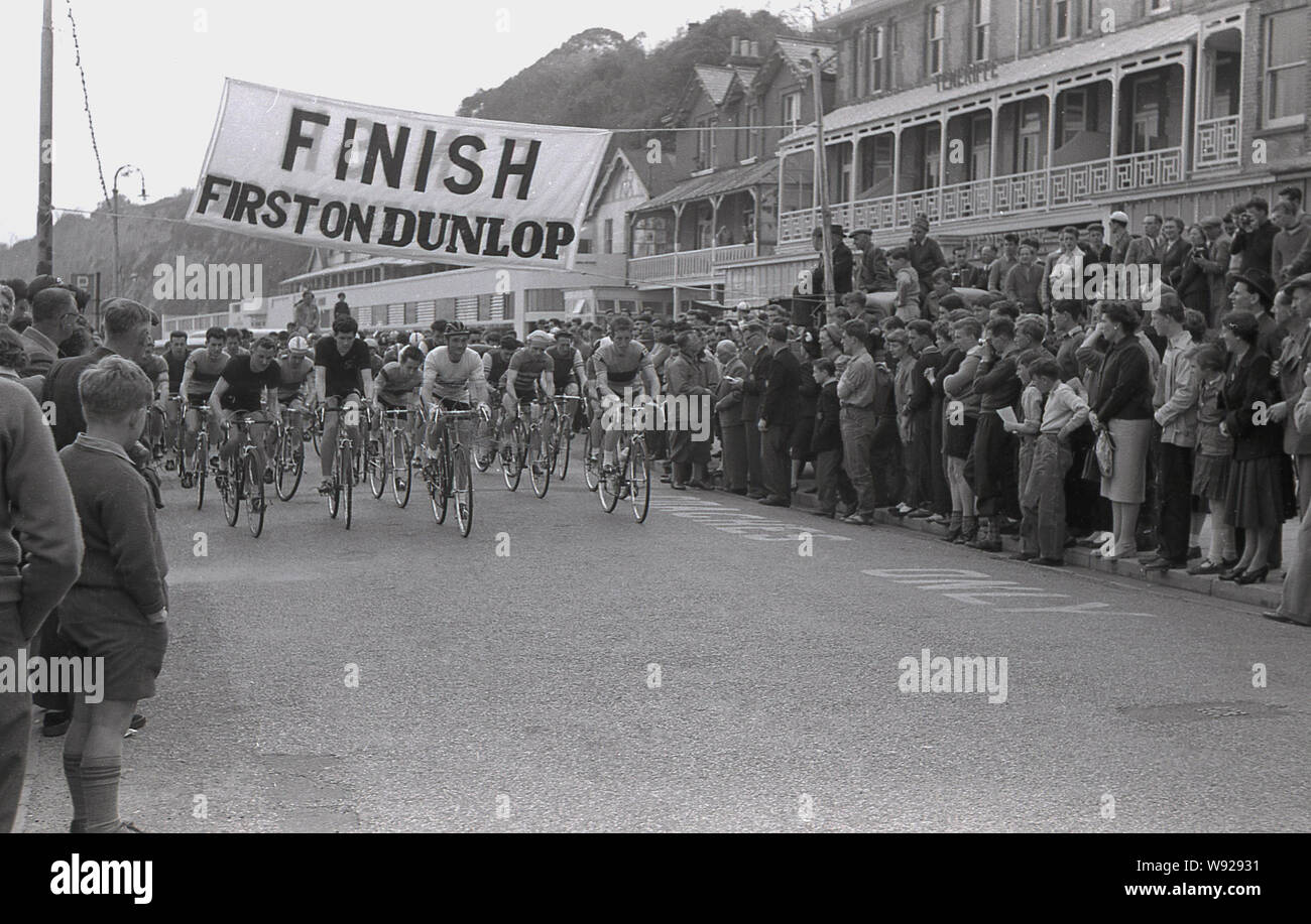 Women cycling race 1950s hi-res stock photography and images - Alamy