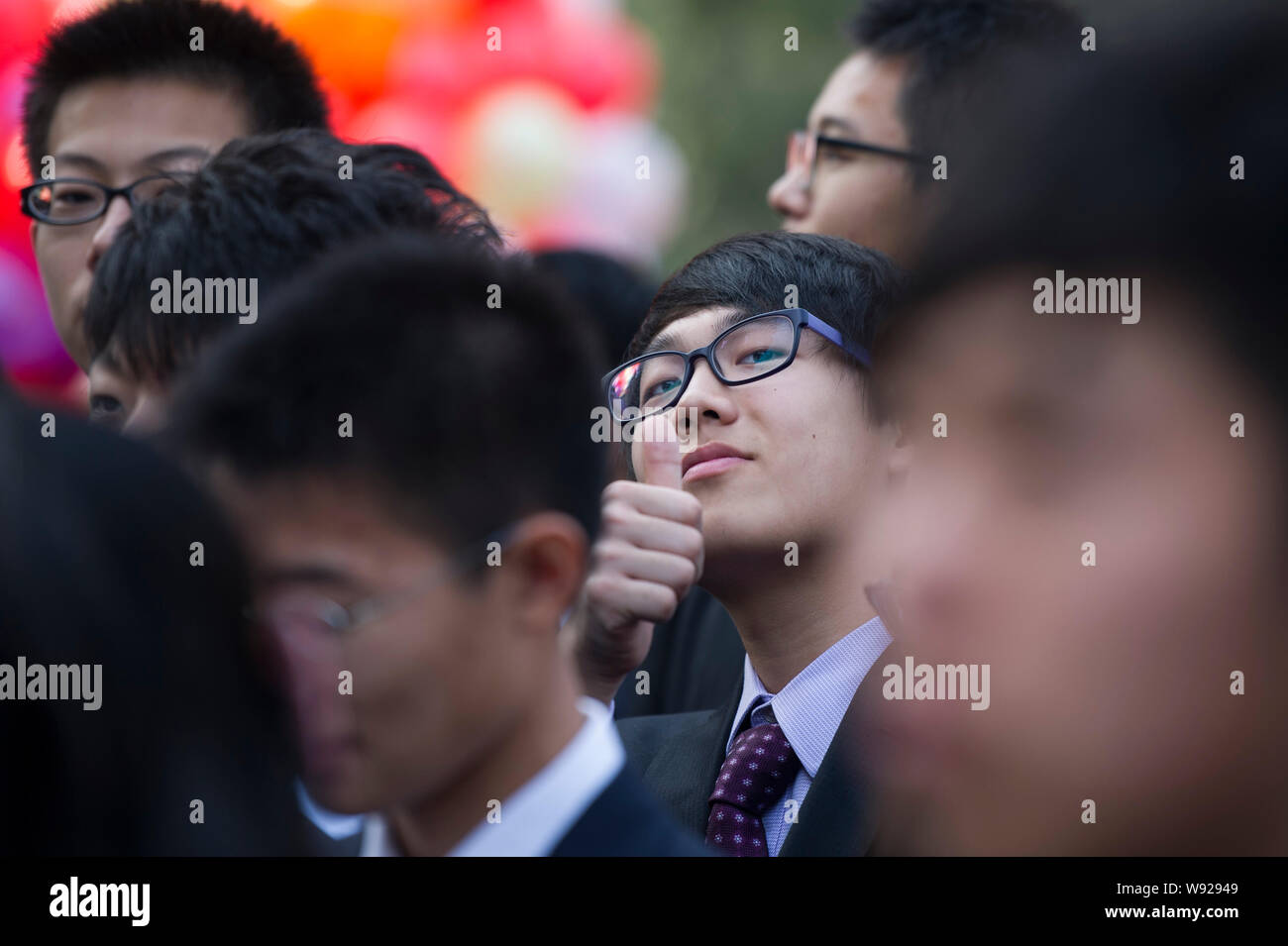 Young Chinese students from Beijing 101 Middle School attend a coming ...