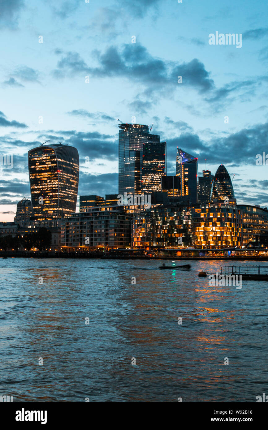 London skyline at dusk Stock Photo - Alamy