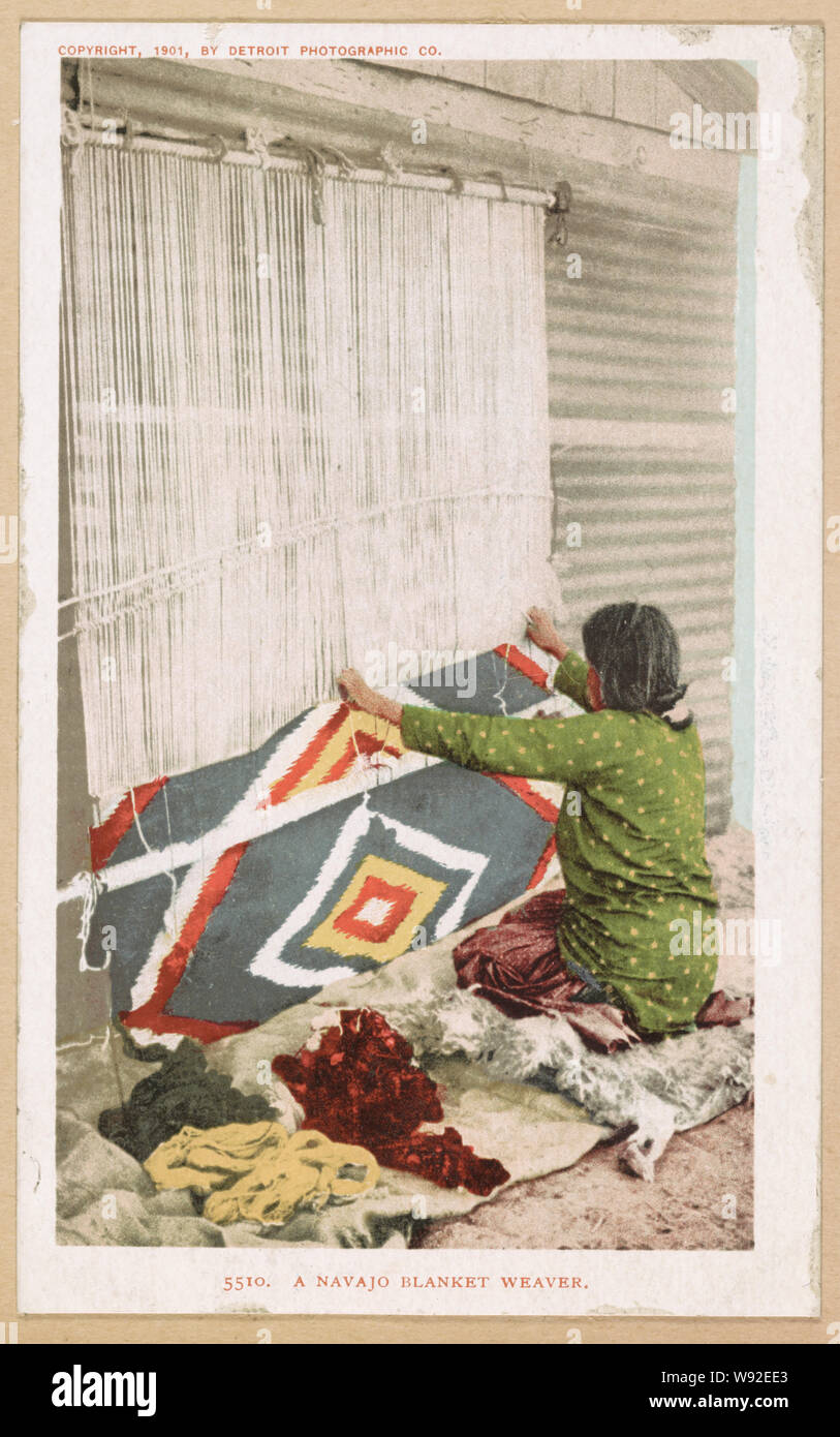 A Navajo blanket weaver Stock Photo - Alamy