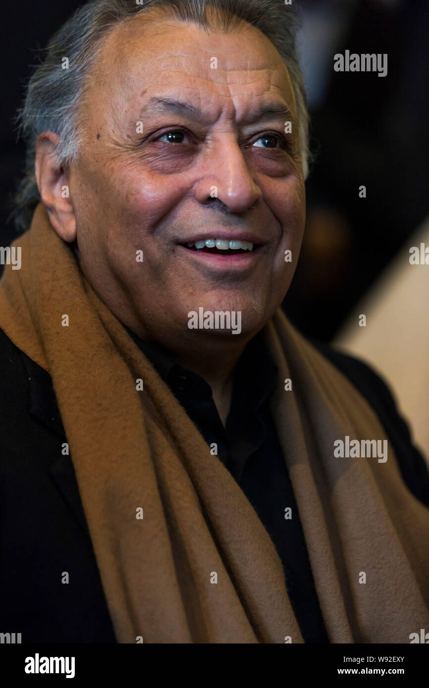 Indian conductor Zubin Mehta smiles at the book-signing of his ...