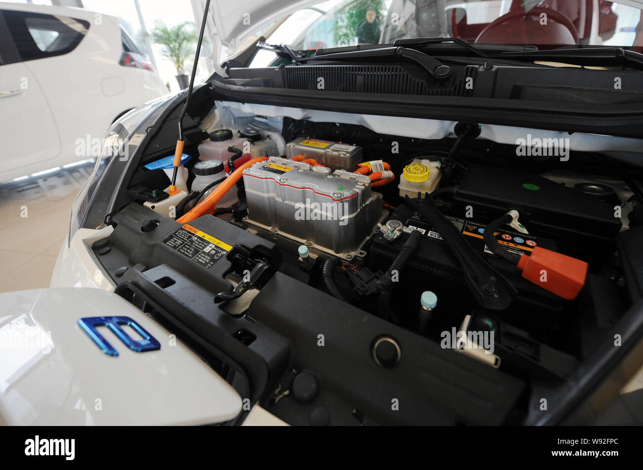 China electric car batteries hi-res stock photography and images - Alamy