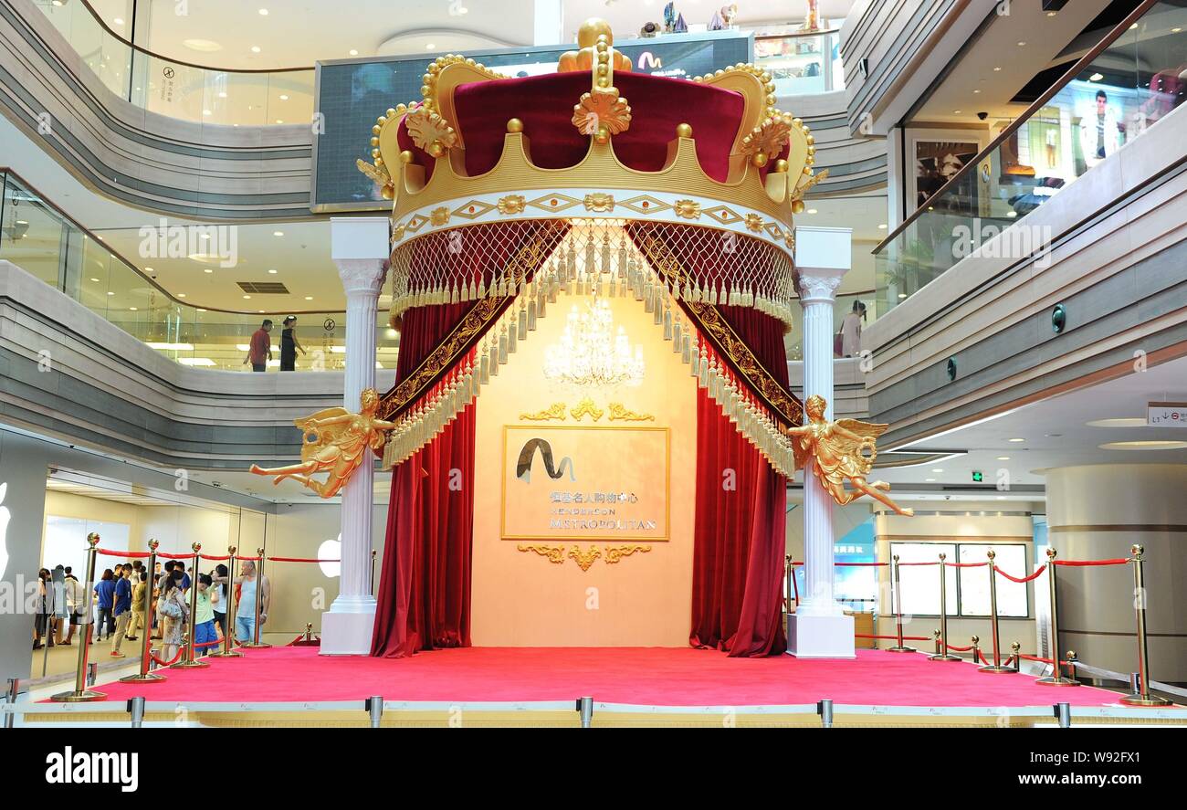 The giant crown is displayed at Henderson Metropolitan shopping mall in ...