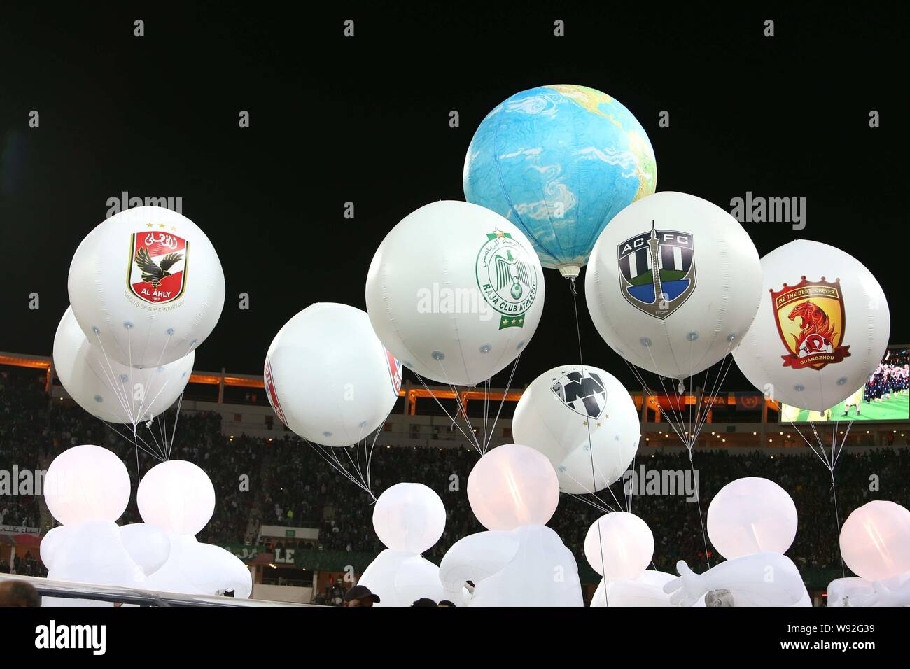 Balloons football hi-res stock photography and images - Alamy