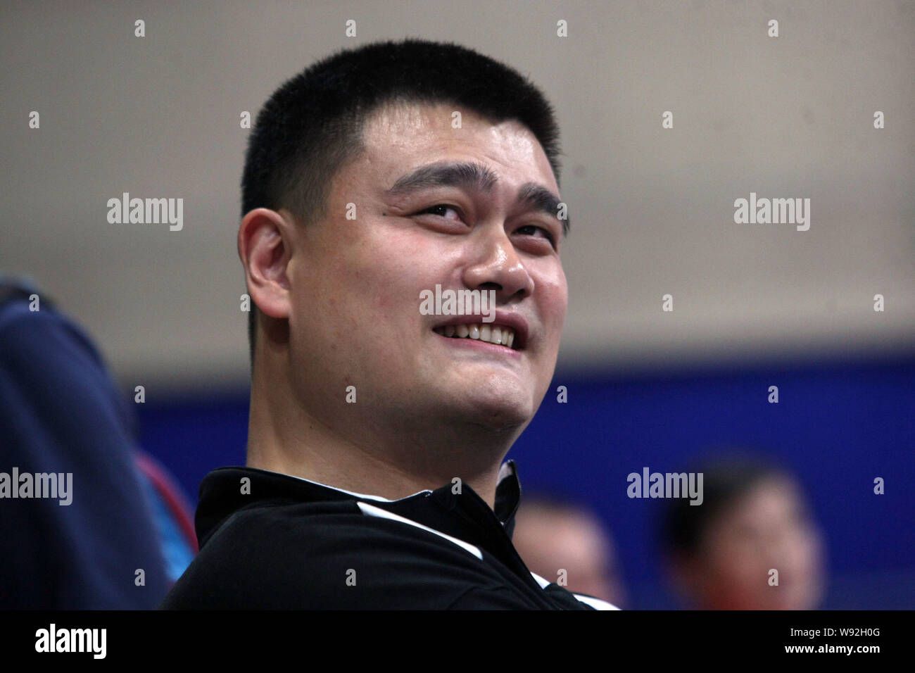Yao ming sharks hi-res stock photography and images - Alamy