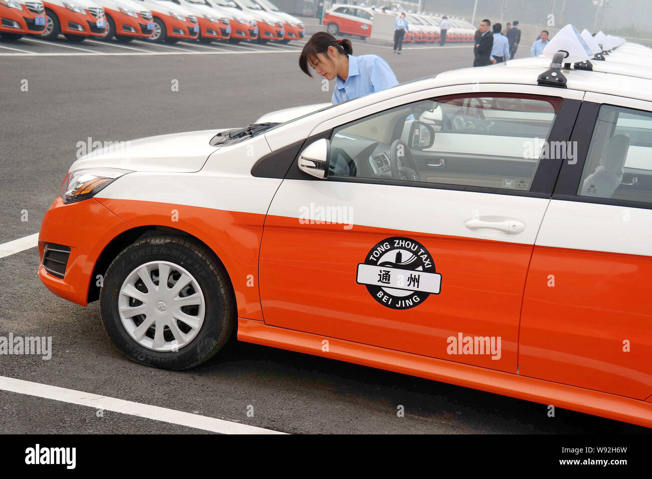 Chinese taxi driver hi-res stock photography and images - Alamy