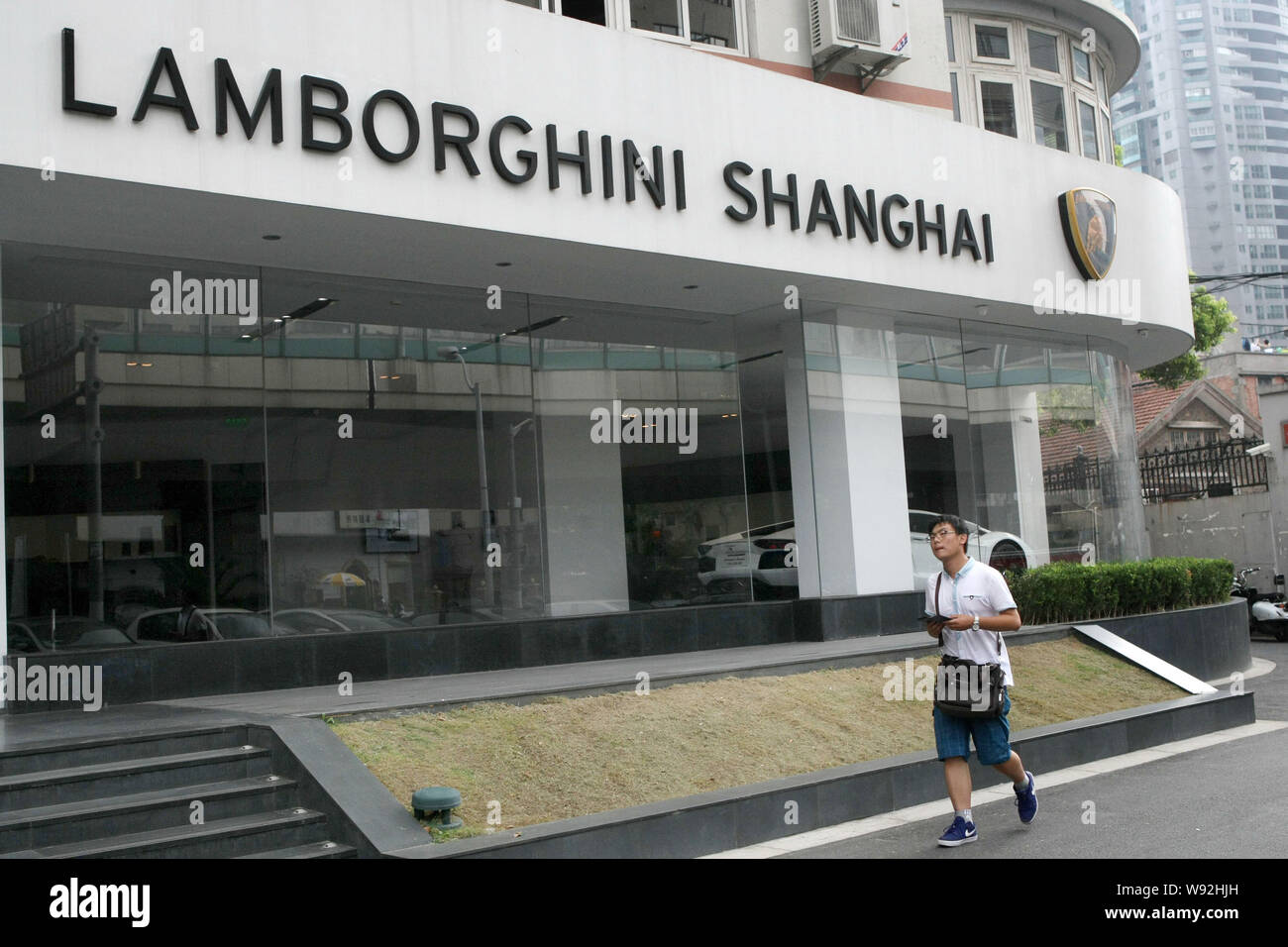 Lamborghini dealership hi-res stock photography and images - Alamy
