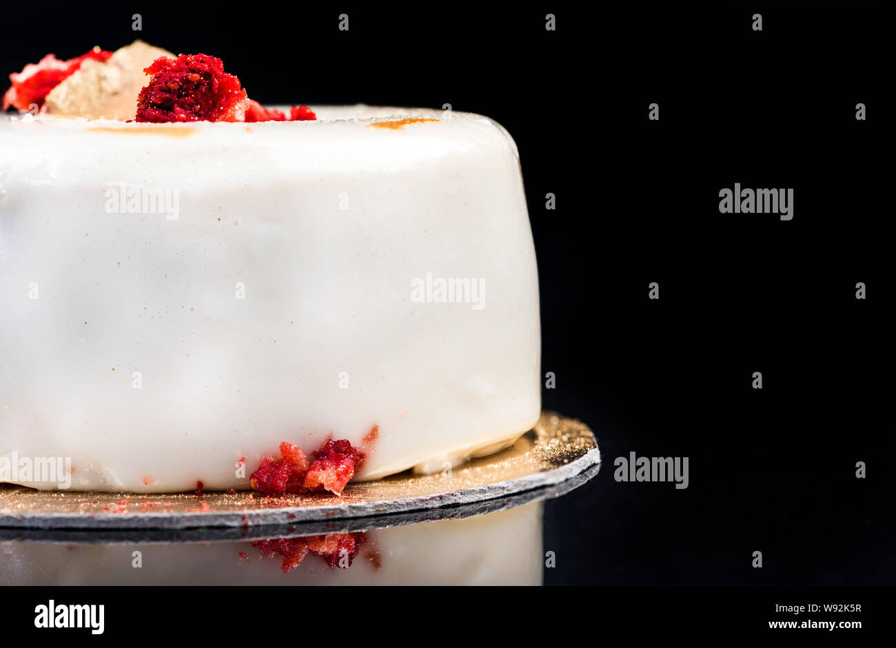 Artisan Monoportion Patisserie Dessert Cake on Black Reflective ...