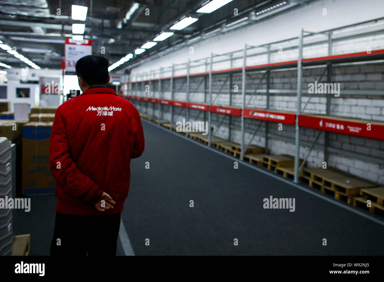 Packed stands hi-res stock photography and images - Alamy