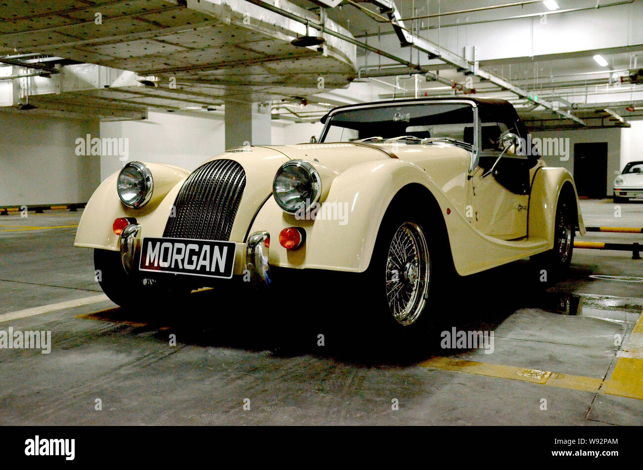 Morgan garage car hi-res stock photography and images - Alamy