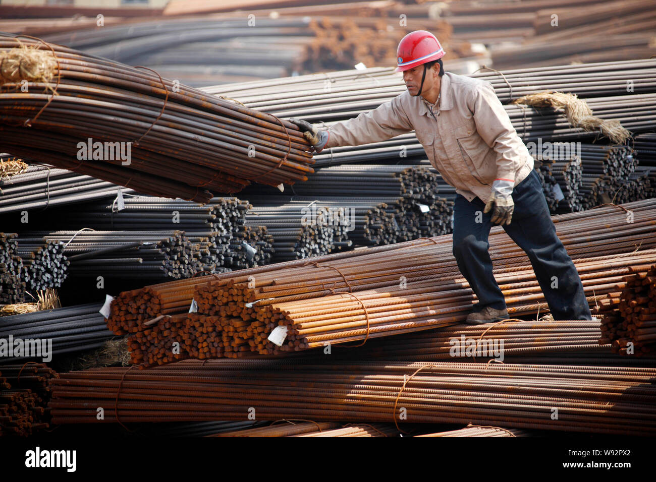 Steelmaking china hi-res stock photography and images - Alamy
