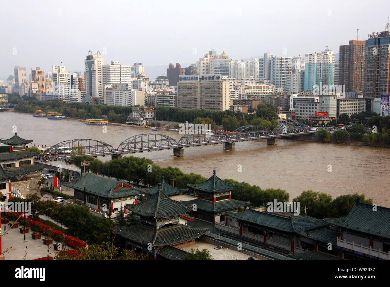 Lanzhou city hi-res stock photography and images - Alamy