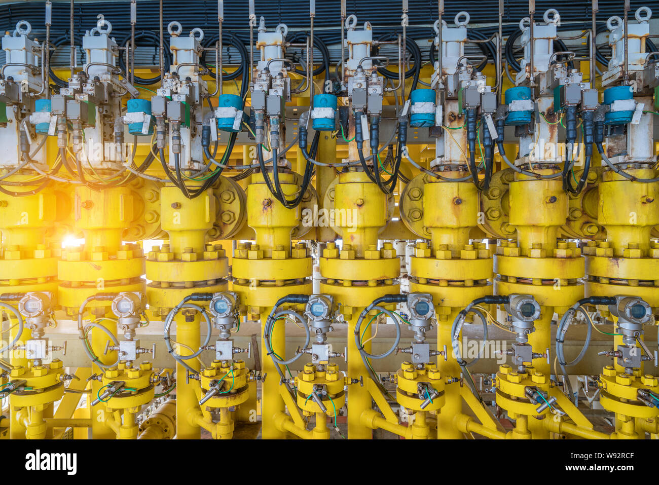 Hydraulic choke or throttle valves ninety degree angle valve type at ...