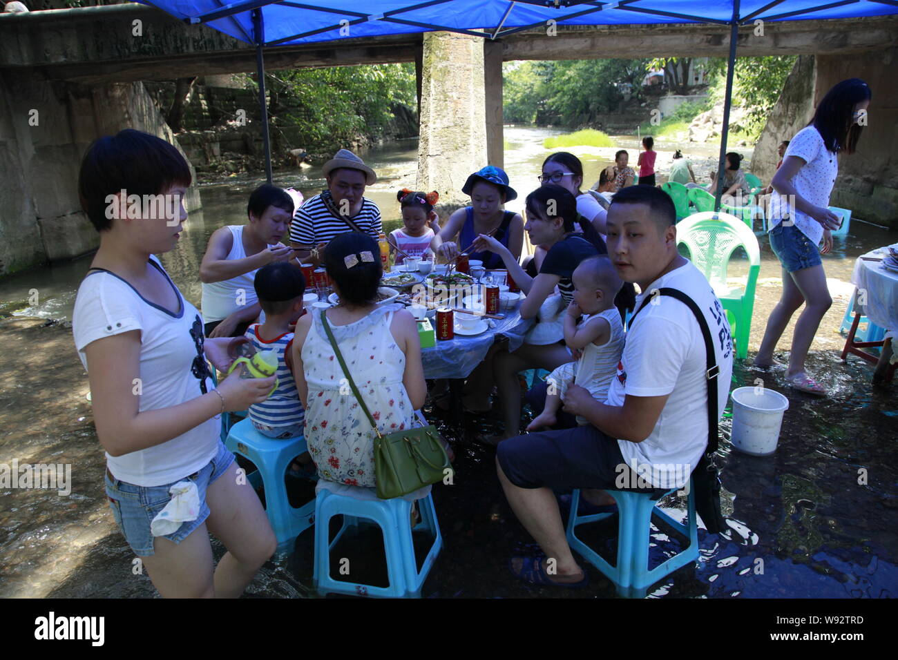 Ancient dinner table hi-res stock photography and images - Alamy
