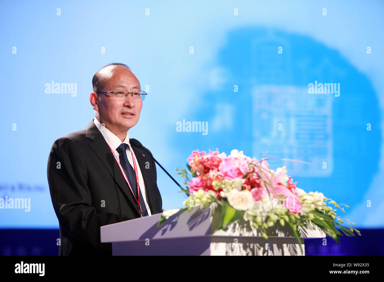 Niu ximing hi-res stock photography and images - Alamy