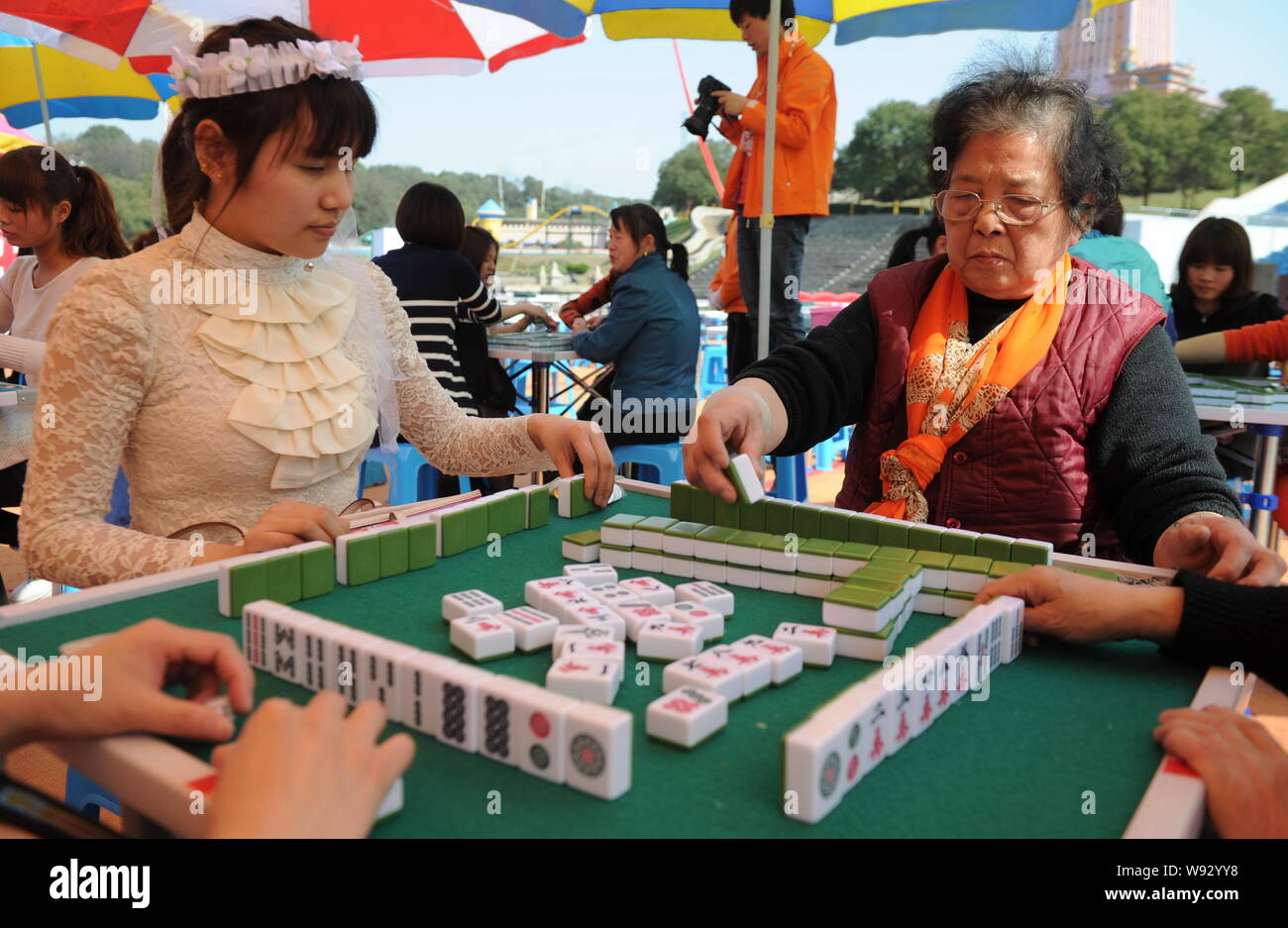 Women play Mahjong during the First Female Mahjong Competition in ...