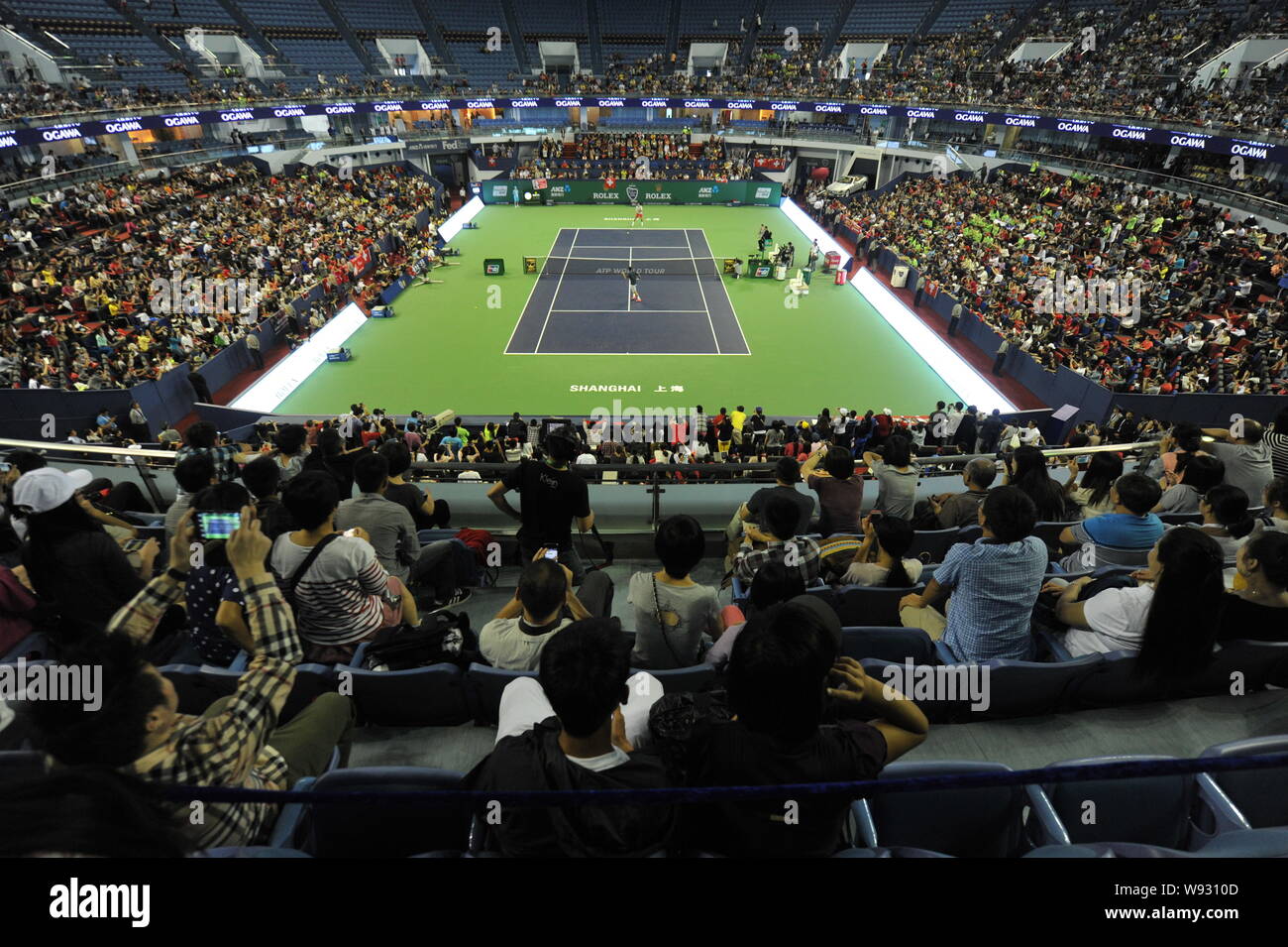 Shanghai rolex masters spectators hi-res stock photography and images ...